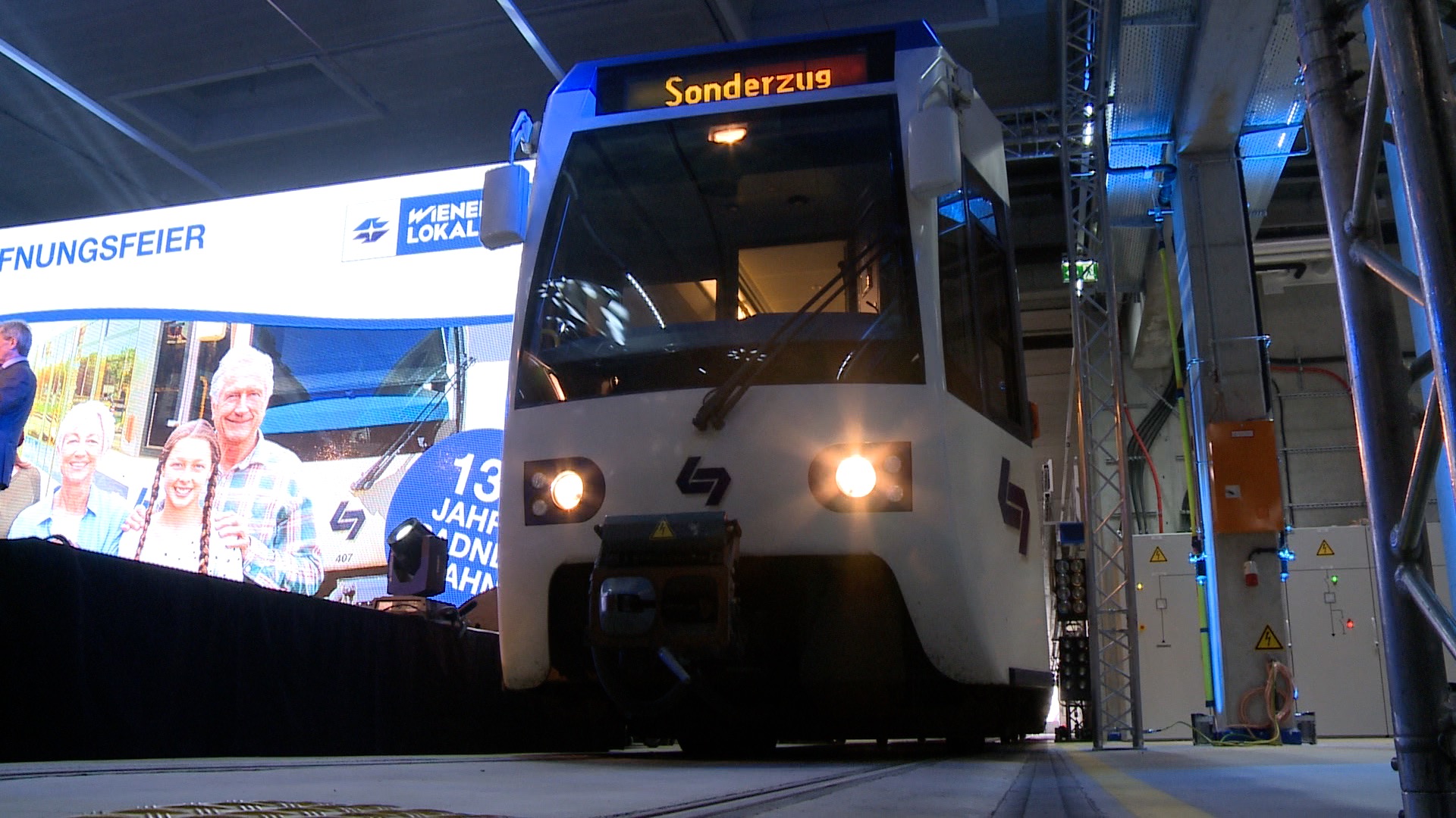 Badner Bahn: Neue Remise in Inzersdorf - W24