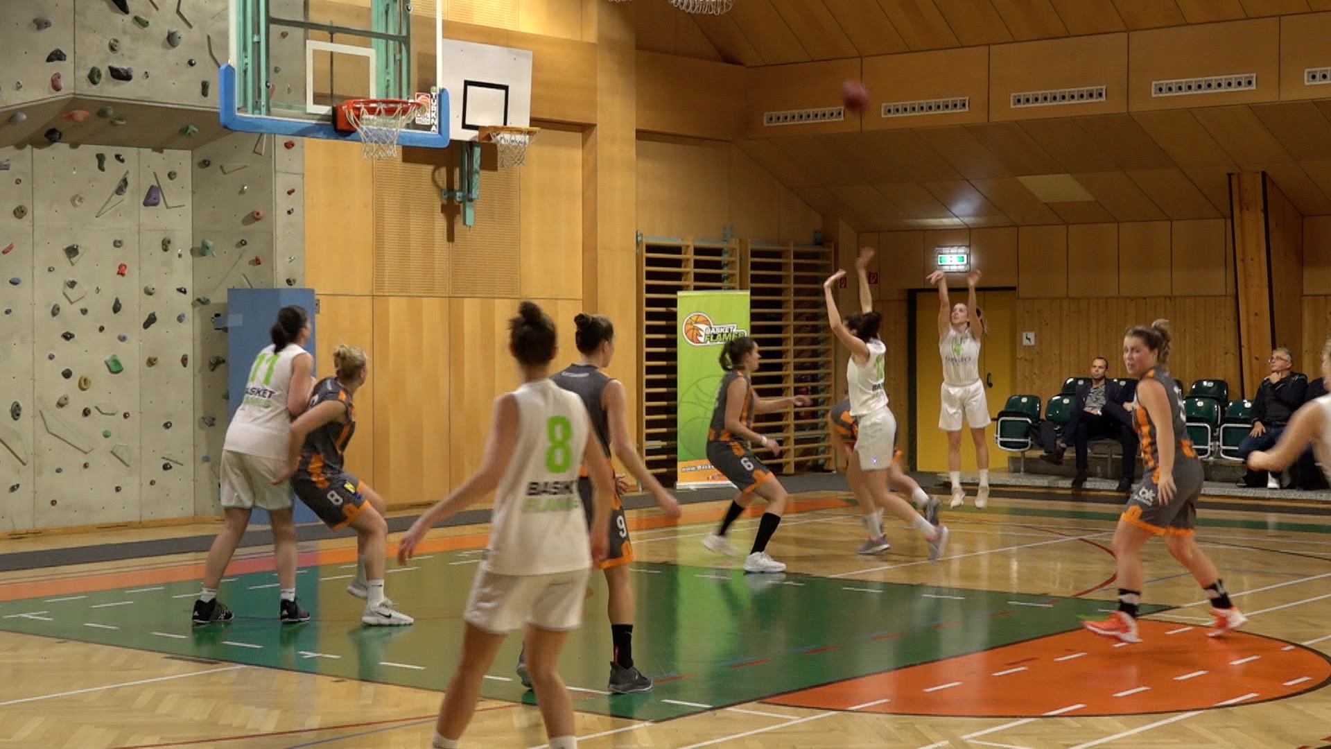 Basketball: "Lady Flames" steigen empor - News - W24