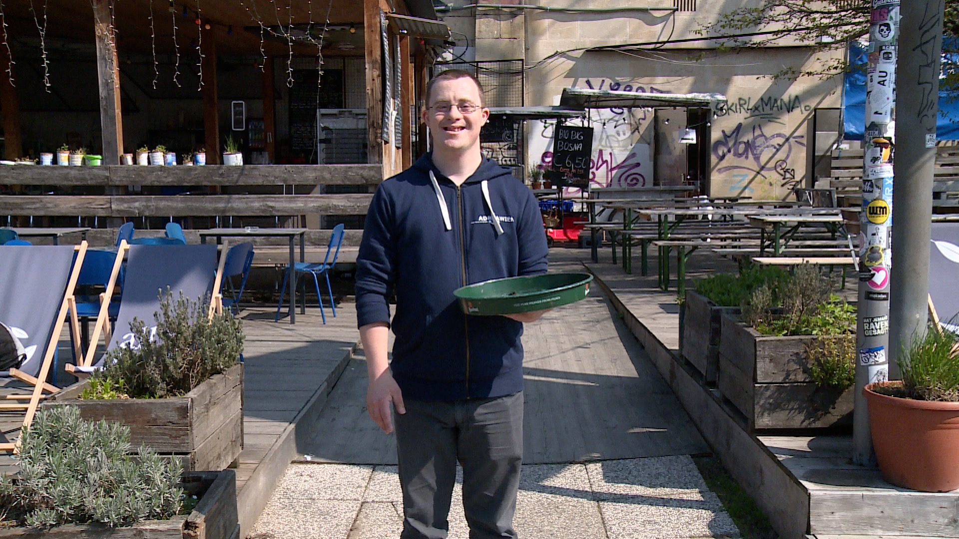 Leut' in Wien: Der fröhliche Kellner - News - W24