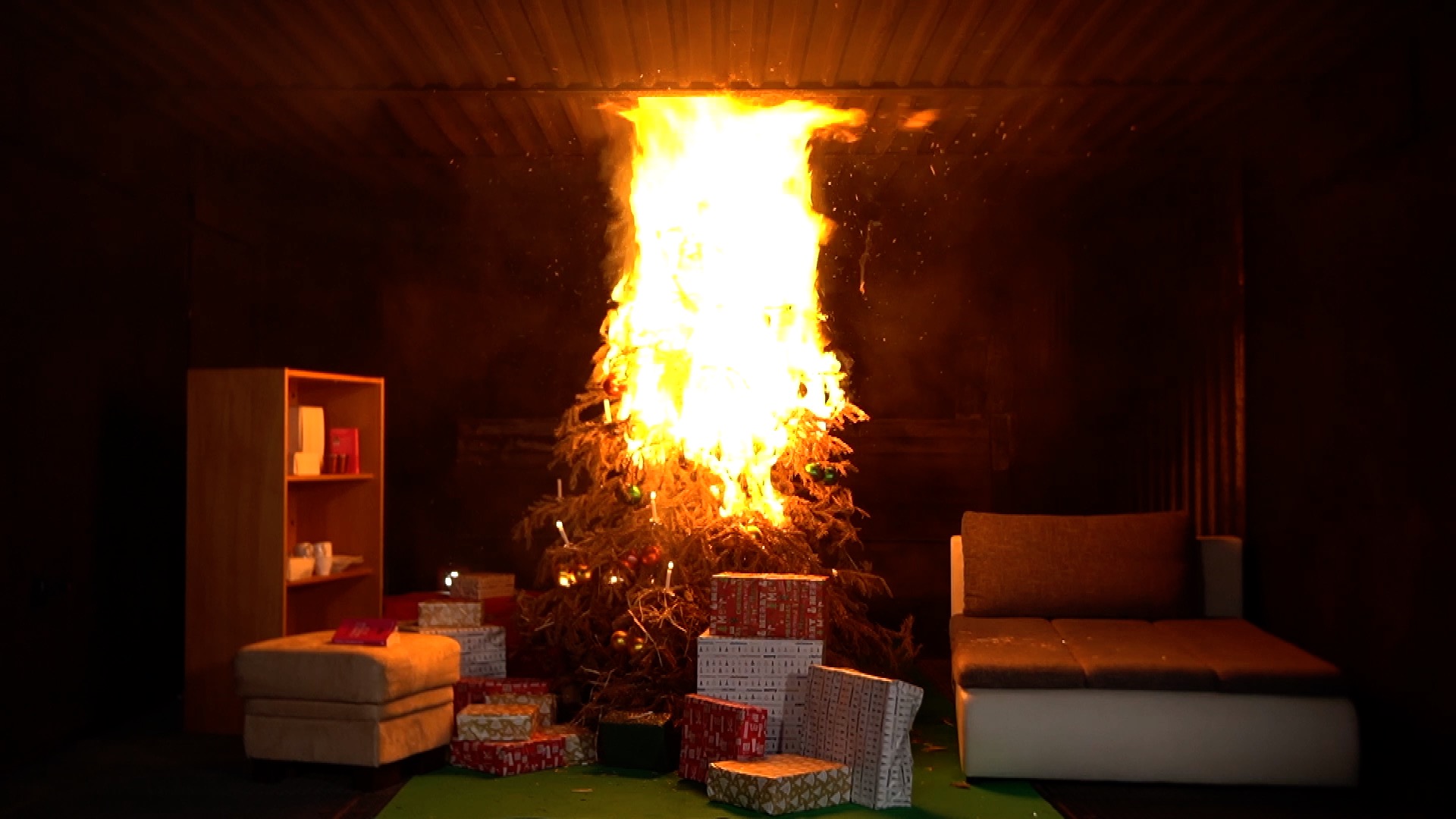 Was tun, wenn der Christbaum brennt? - News - W24