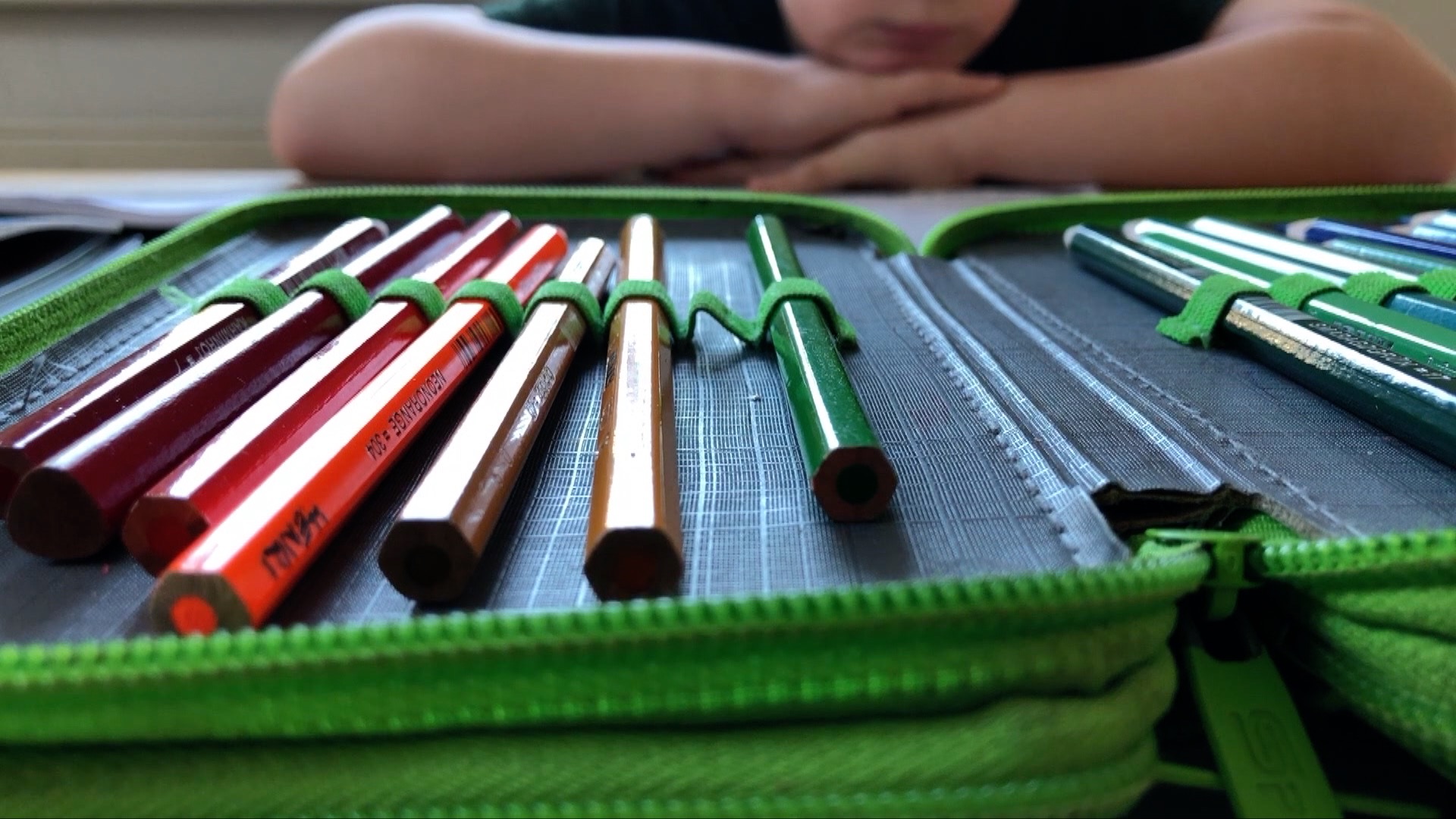 Mehr Geld für armutsgefährdete Kinder - News - W24