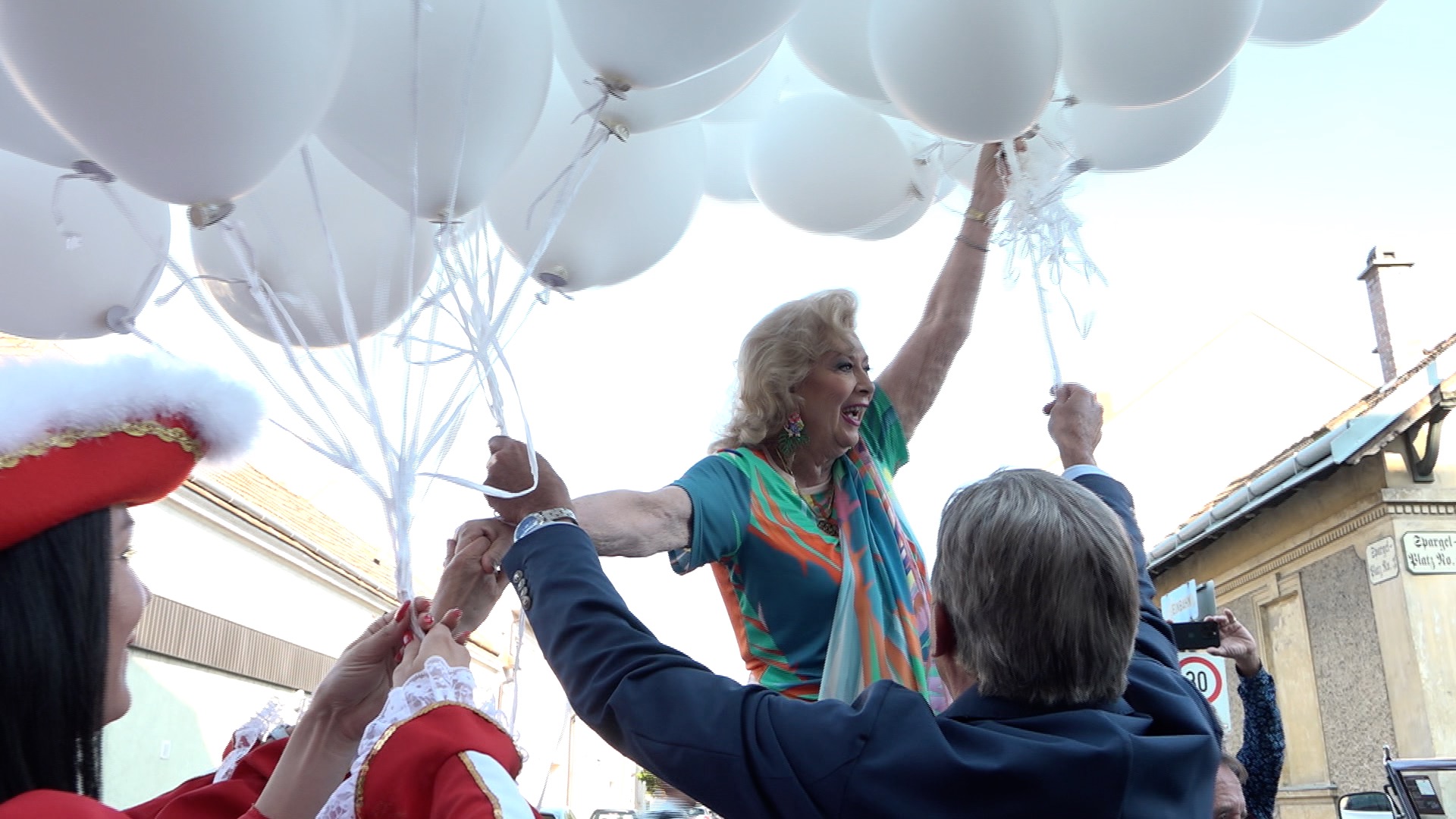 "42 Jahre und ein bisschen..." - News - W24