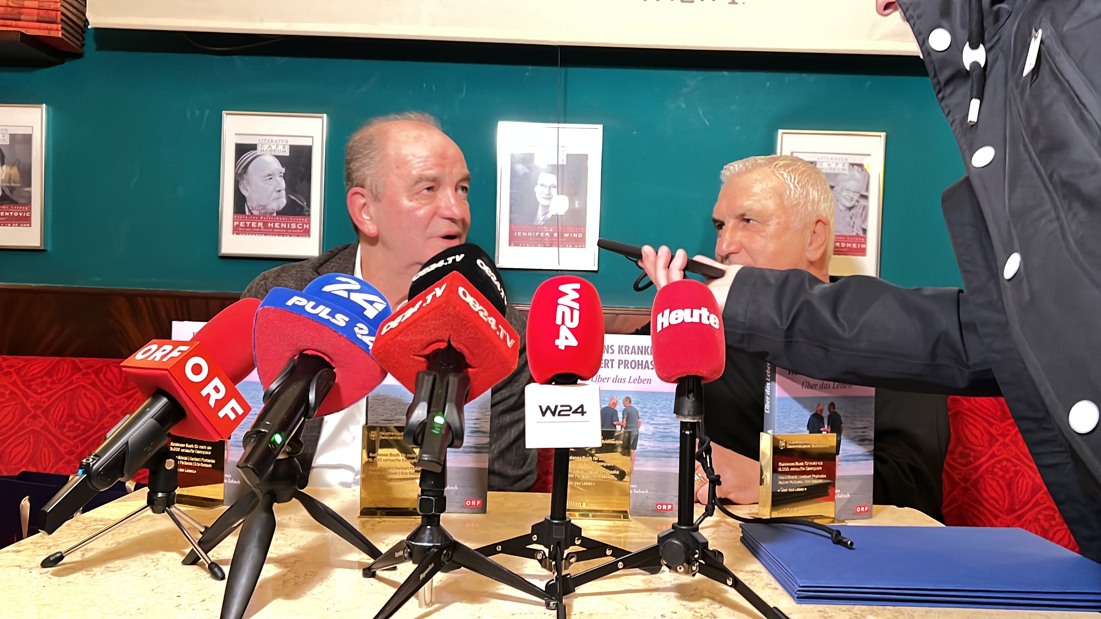 Goldenes Buch für Prohaska und Krankl - News - W24